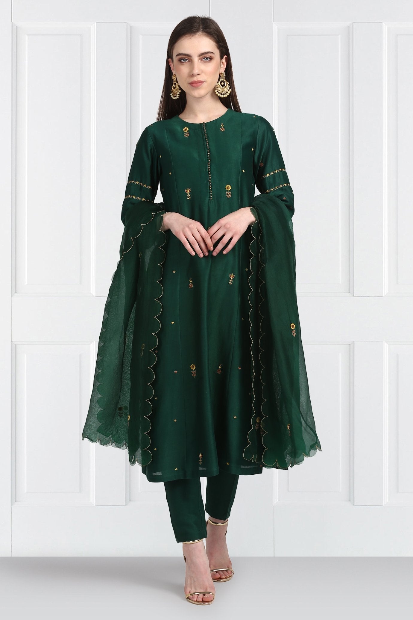 Panna Resham Flower Kurta With Zari Pants Organza Silk Scalloped Dupat ...